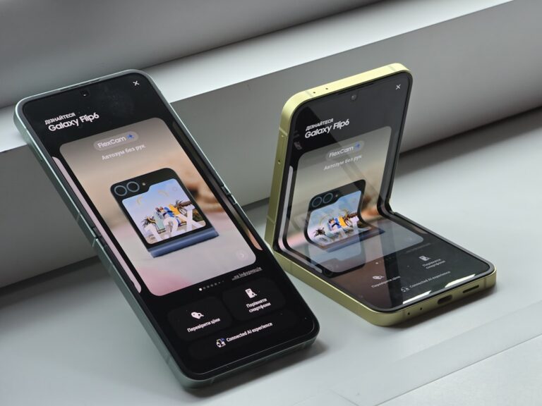 Motorola's First Book-Style Foldable Is the Real Deal: My Week With the ...
